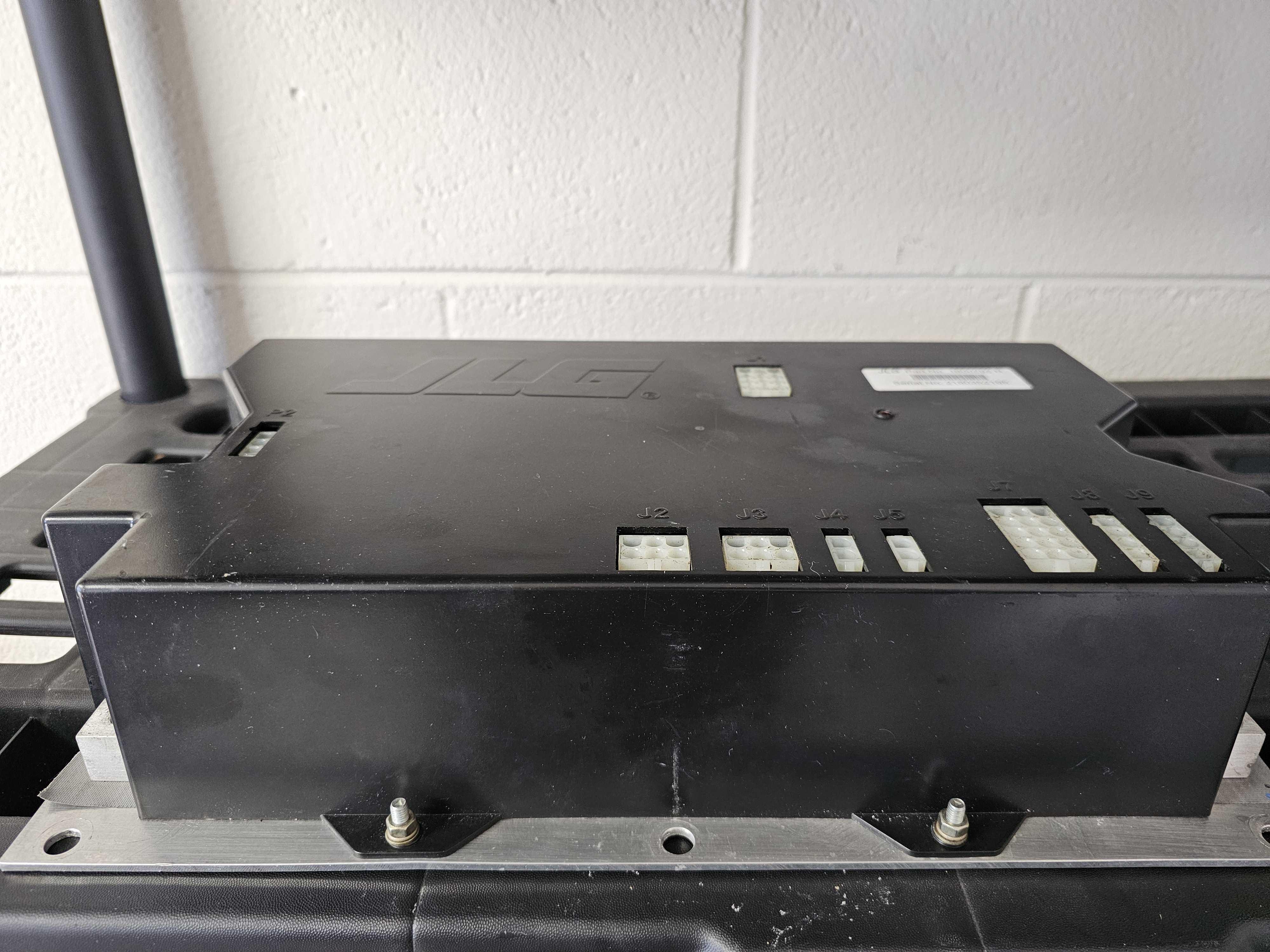 JLG 1600292-R Controller JLG 1600292-R Controller Repair 1-336-310-4172 ...