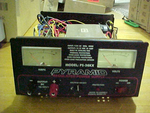 Pyramid PS-36KX Regulated Power supply Pyramid PS-36KX Regulated Power ...
